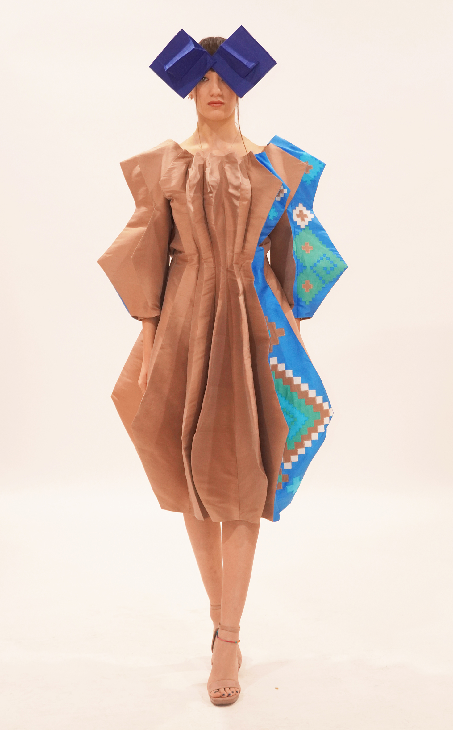 ROMANIAN DRESS | Romanian Design Week